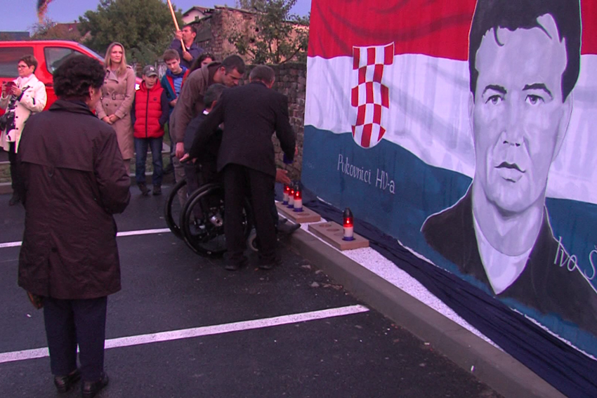 Zapovjednici obrane Vukovara Ivo Šoljić i Velimir Đerek dobili mural na ...