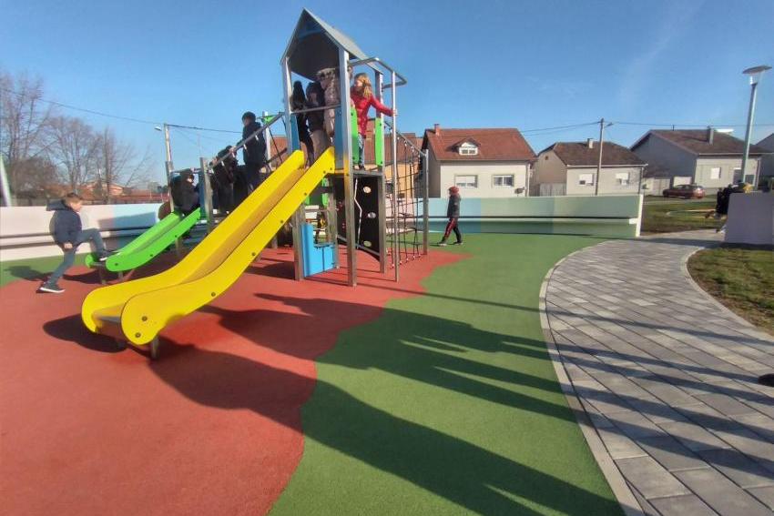 Vukovarski mališani dobili novo mjesto za igru | STV.HR