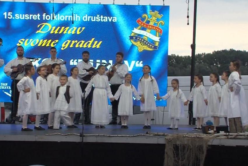 Vukovarci odali počast rijeci koja je gradu dala život | STV.HR