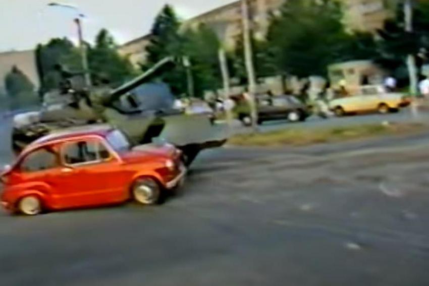 Na današnji dan 1991. tenk JNA u Osijeku pregazio Crvenog fiću | STV.HR