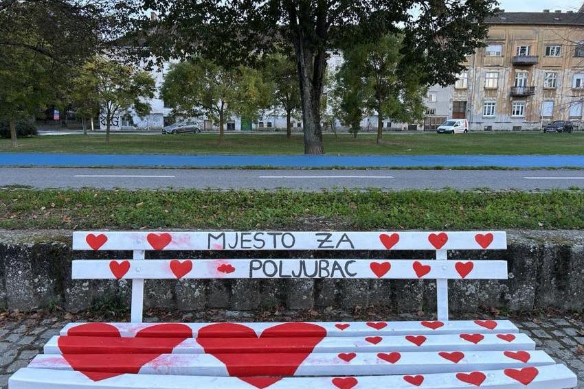 Mjesto za poljubac | STV.HR