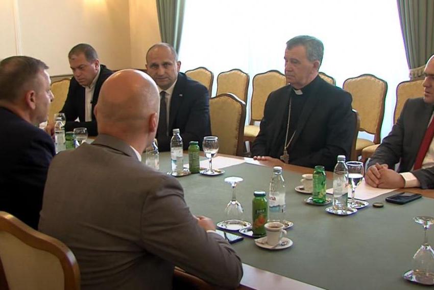 ''Obveza Hrvatske je pomagati Hrvatima u BiH, Srbiji i Crnoj Gori'' | STV.HR